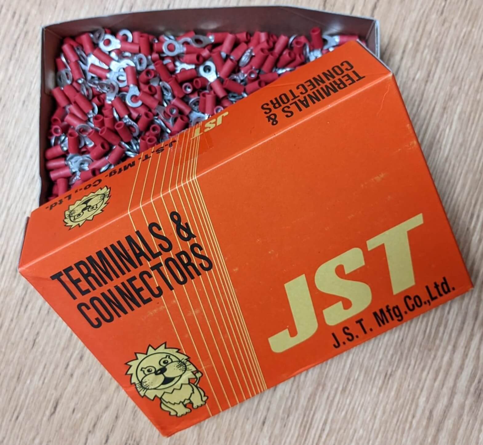 JST V1.25-4（RED）再入荷しました